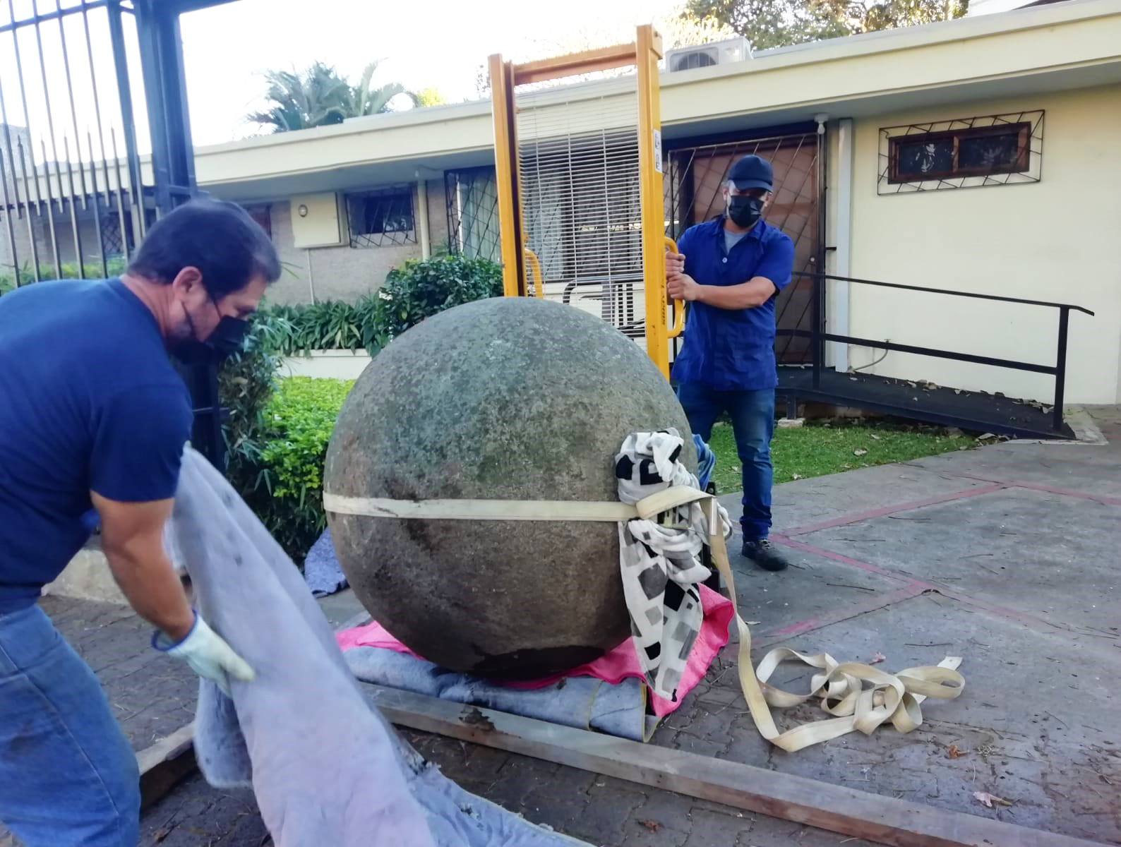Recuperación de la esfera Naí « Museo Nacional de Costa Rica